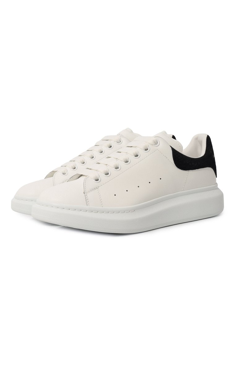 Мужские белые кожаные кеды oversized ALEXANDER MCQUEEN купить в ...